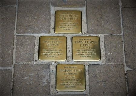 Plaatsing struikelstenen